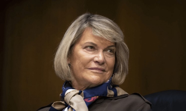 Сенатор Ламмис заявляет, что слушания по законопроекту о структуре ...